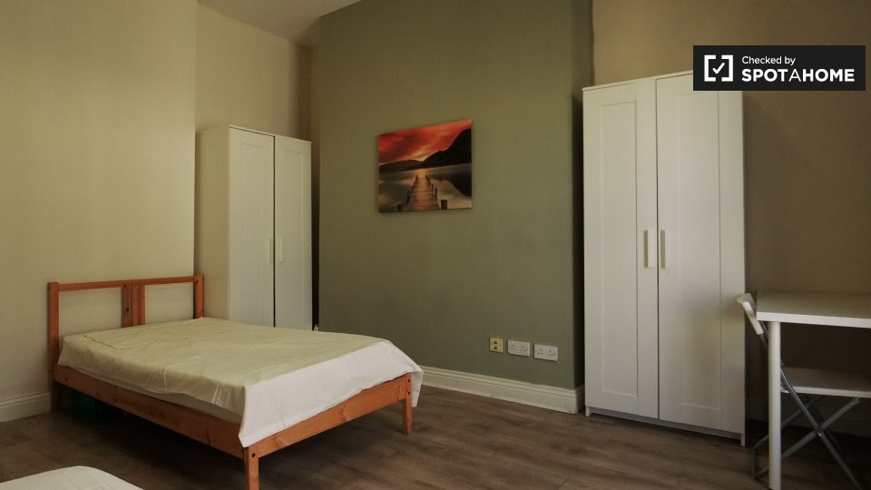 Bed in a shared room for rent in Phibsborough, Dublin (ref: 608345 ...